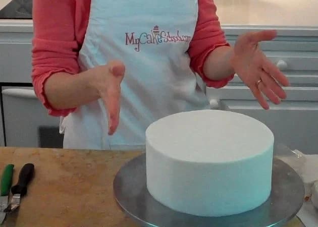 how to make icing smooth like fondant
