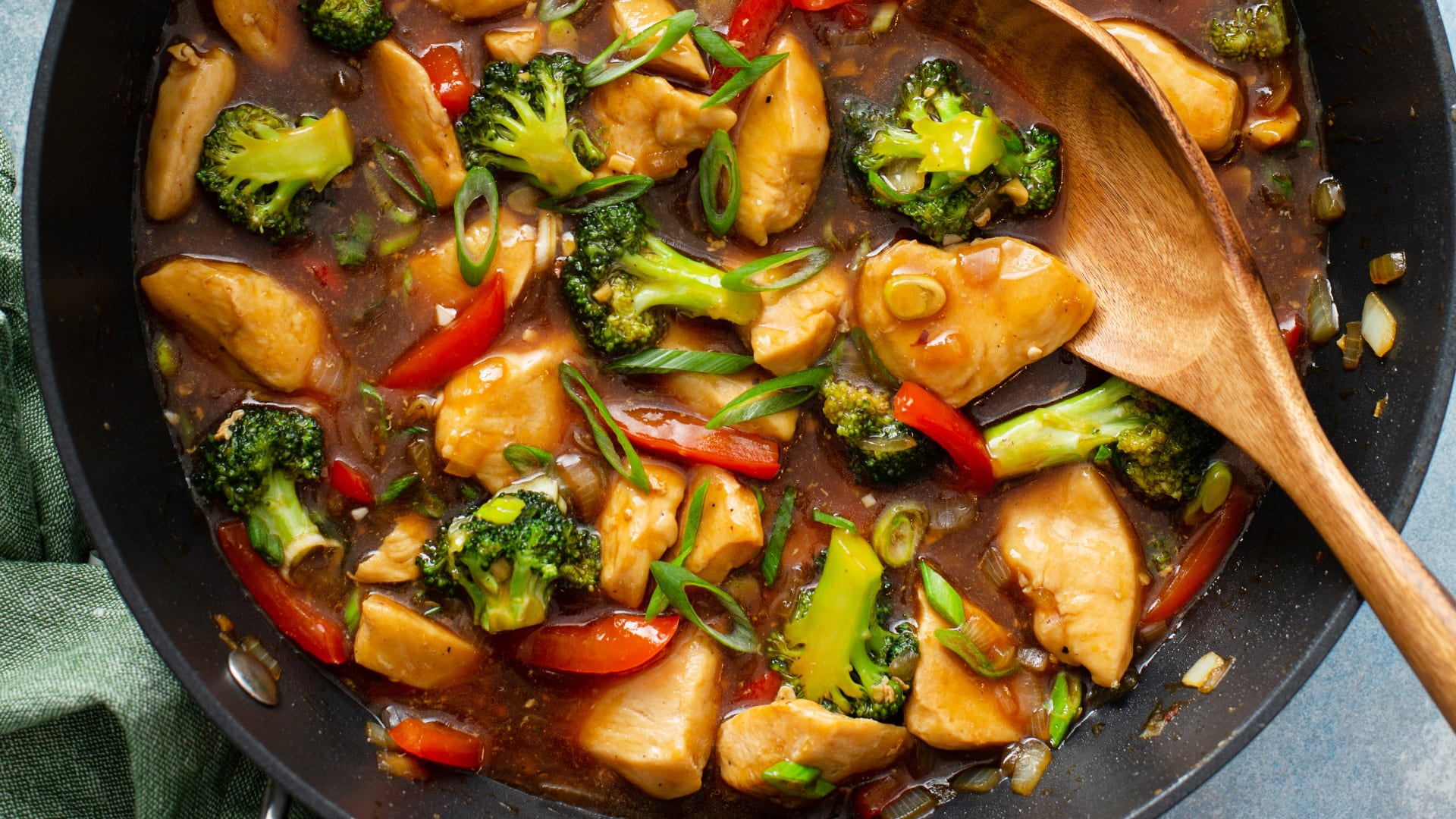 how to cook chicken stir fry in a pan