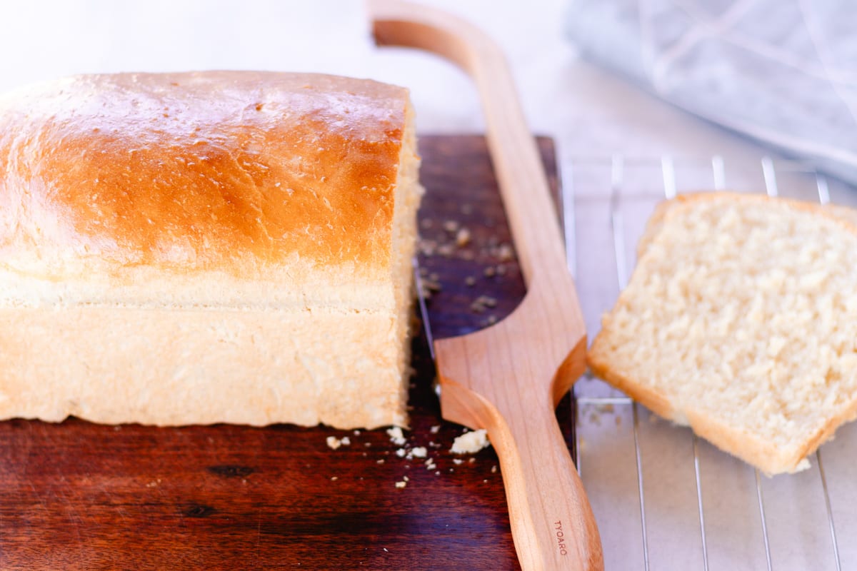how to bake bread in cast iron loaf pan