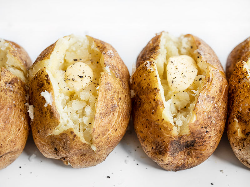 how long to cook jacket potato in oven