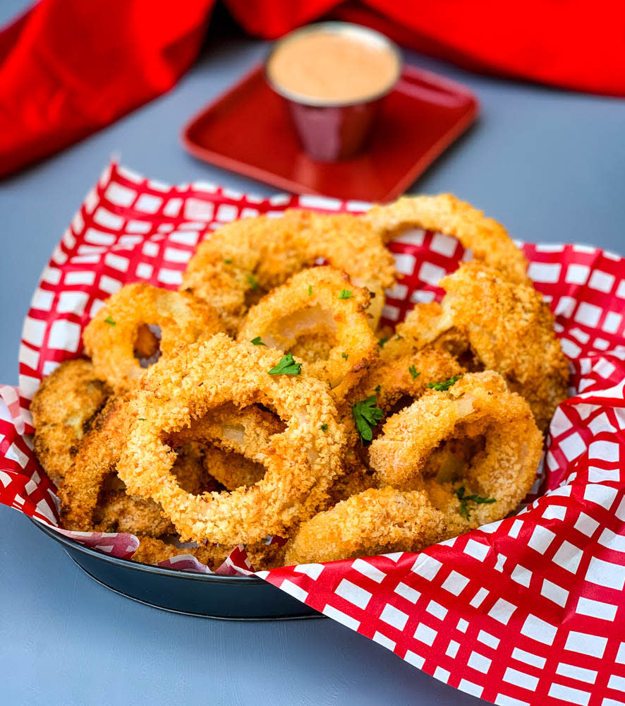 how long to cook onion rings in air fryer