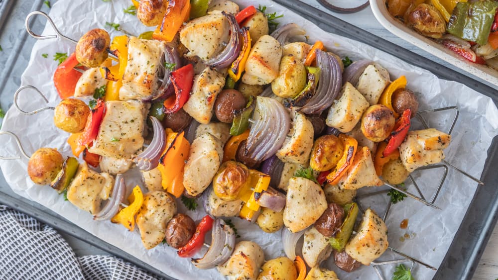 how to cook chicken and veggie kabobs in the oven