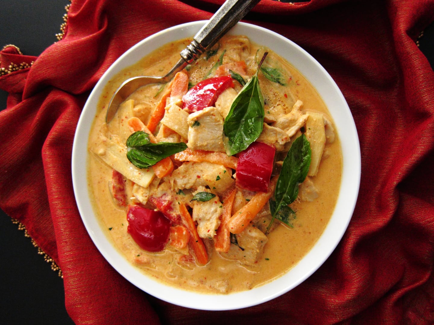 how to make red curry chicken